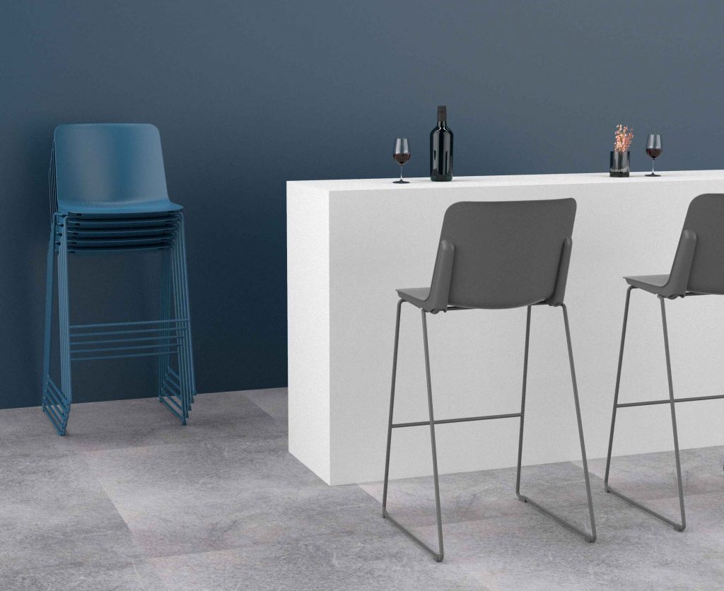 PLUS ONE, the light and multifunctional office chair