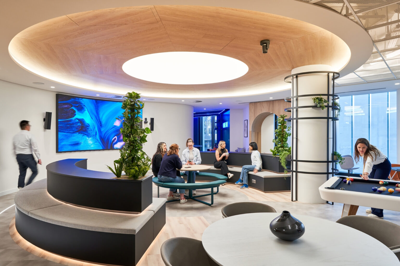 Artificial light skylights in modern offices